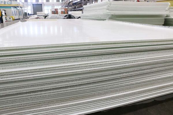 White Matte Thermoplastic Polypropylene Honeycomb Core Sandwich Panels ...